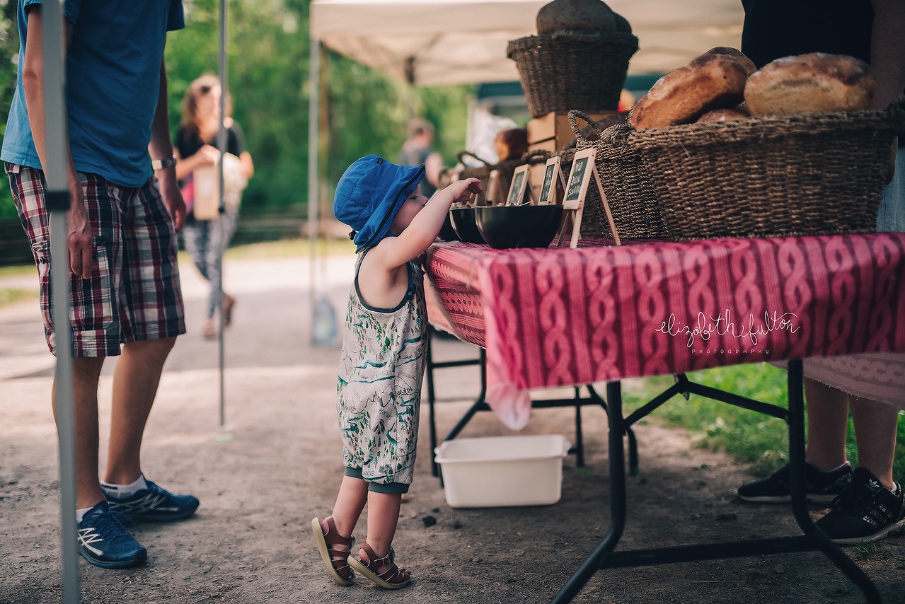 Contact – LOG FARM CHRISTMAS MARKET