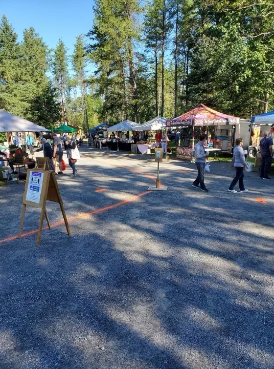 A Farmers’ Market At The Log Farm